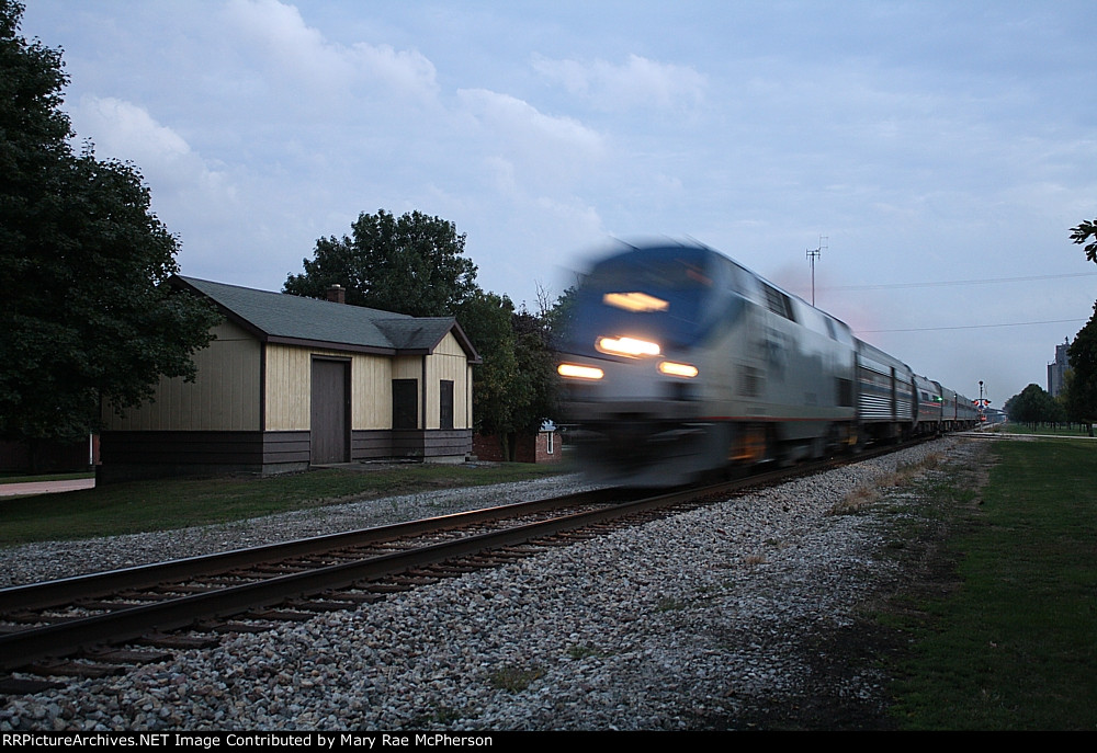 Northbound Amtrak 392, "The Illini"